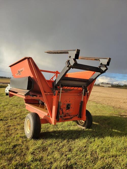 Jiffy Bale Shredder | Bismarck, ND