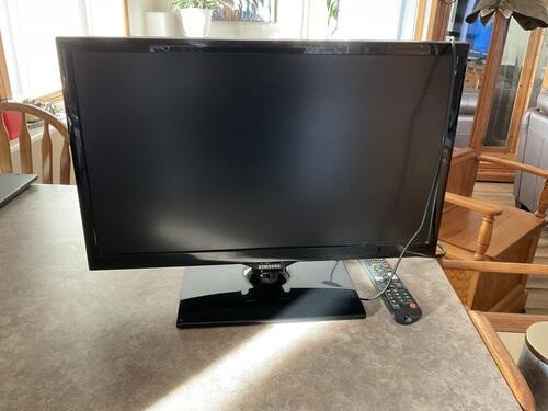 22 Inch Samsung Not Smart TV in great condition | Bismarck, ND
