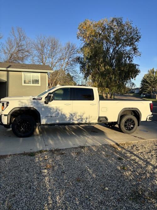 2024 gmc 3500 at4 | Beulah, ND