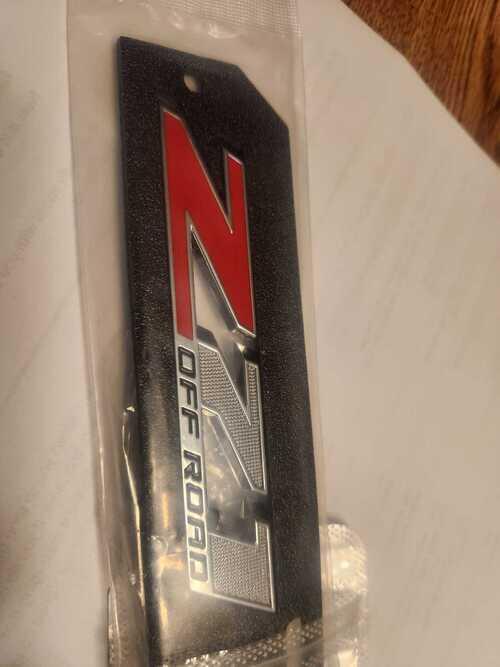 New metal Z71 emblems for grill. I have one red and one black. 10.00 ...
