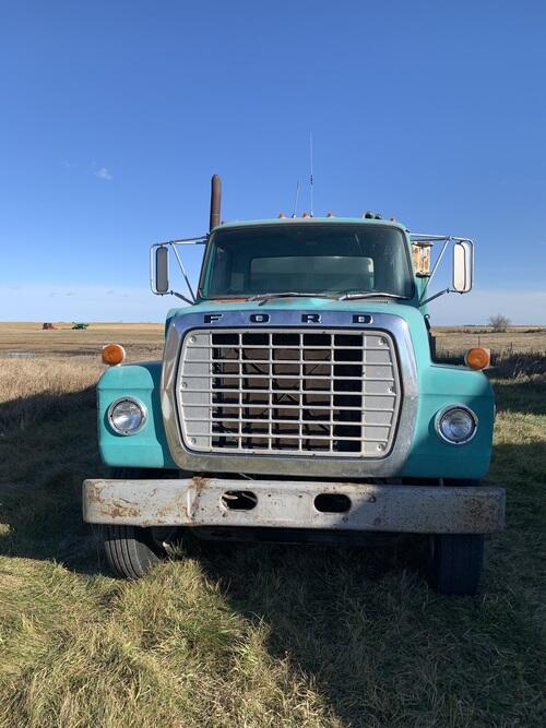 1972 Ford L8000 truck for sale has bad engine cat engine good box and ...