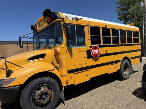 2005 35 PASSENGER BUS | Watford City, ND