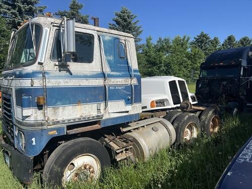 International cab over. Has a vt903 Cummins turns over havent had it ...