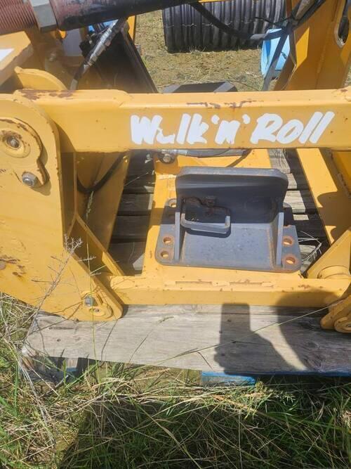 Selling a rear walk n roll parallel lift for motor grader. Has all ...