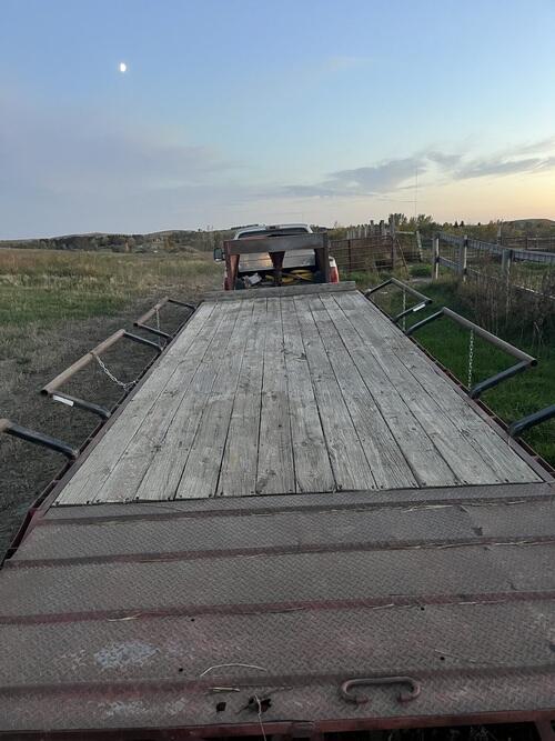 26 Ecolite Gooseneck flatbed trailer. Tandem 7k torsion axles ...
