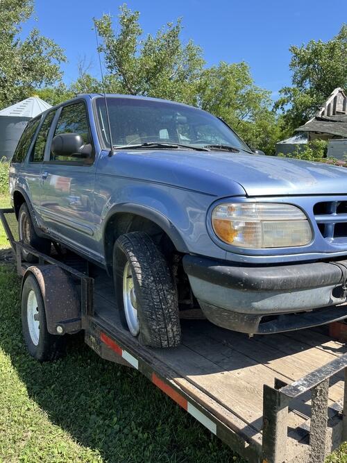 Ford Explorer Sport two door for parts. | Neche, ND