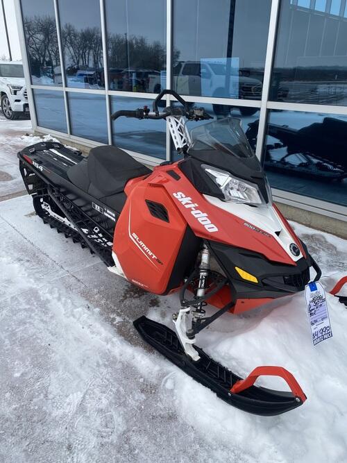2016 665 miles summit sp 800 154 electric start $4,998 | Bismarck, ND