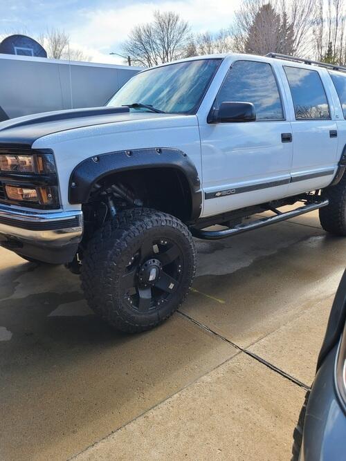 1997 Chevy Suburban with a 550 cubic inch Chevy bigblock built by Ohio ...