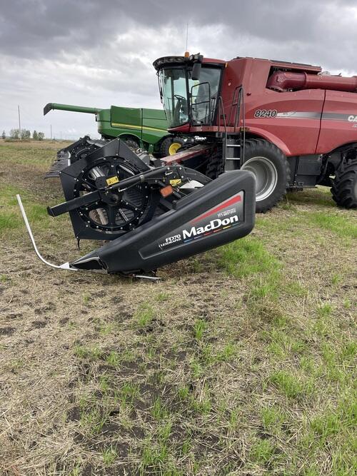 2012 FD70 45 foot macdon flex header with cross auger and pickup reel ...