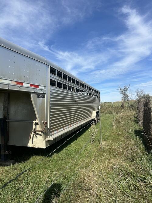 1999 Featherlite Stock trailer | Bismarck, ND