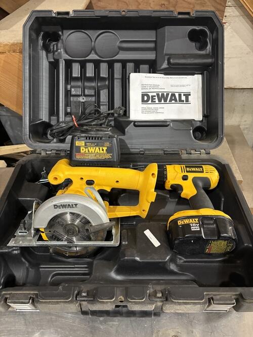 Dewalt 18V cordless saw and drill set. | Minot, ND