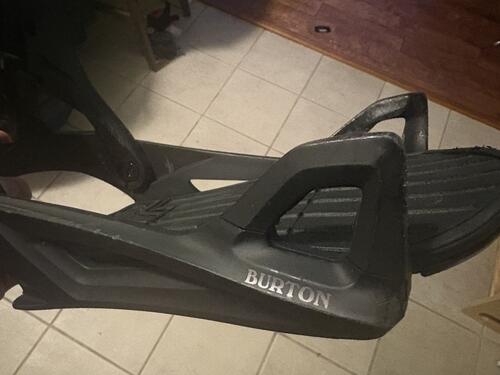 Mens large Burton step in snowboard bindings. | Minot, ND