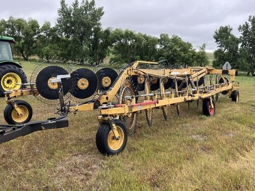 Good used 18 wheel v rake for sale. Selling cause getting out of haying ...