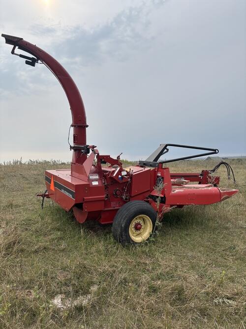 2 row corn chopper and wagon. Everything works, good condition, always ...