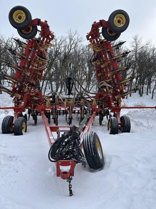 Bourgault 5710 40ft with a 6350 tank both in really nice shape. The ...