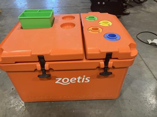 4 holster Cross Five chute side cattle cooler. 27x 20x16 | Tappen, ND