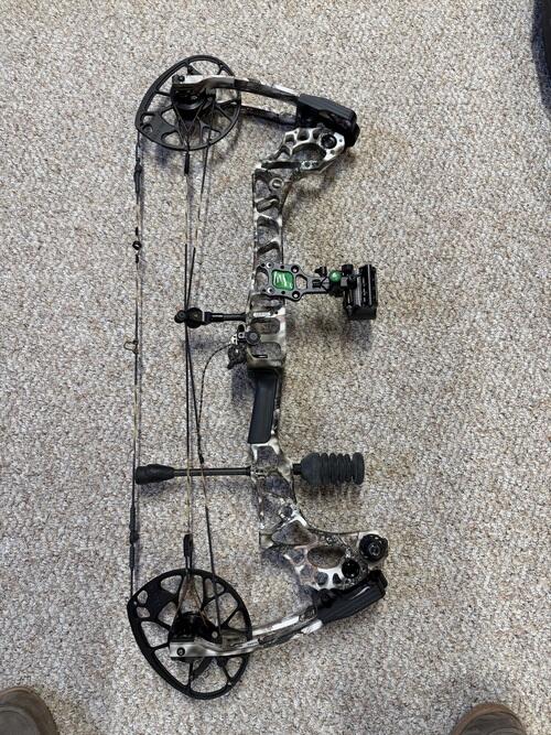 Mathews Triax Compound bow 70/27.5 | Upham, ND