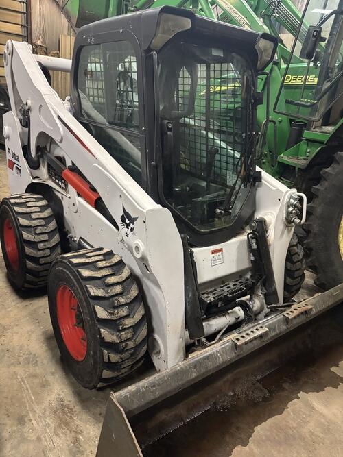 15 s770 bobcat 3300 hrs good tires everything works heat and radio no ...