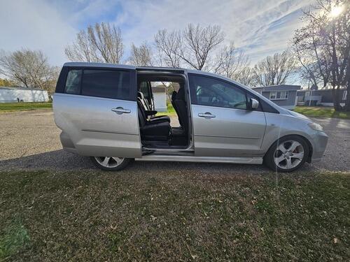 2007 mazda 5 mini van | Bismarck, ND