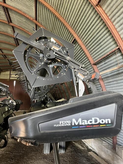 2011 Macdon FD70 35 Ft | Roseglen, ND