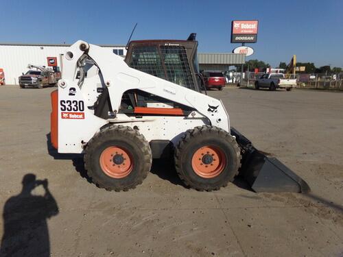 2010 BOBCAT S330-AC/HEAT, POWER BOB-TACH, 2-SPEED, 2400 HOURS-PLEASE ...
