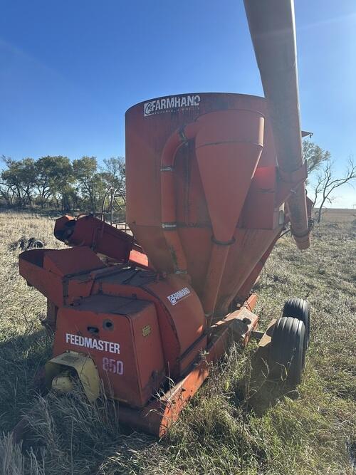 Farmhand feed master grinder mixer. $400 | Zeeland, ND