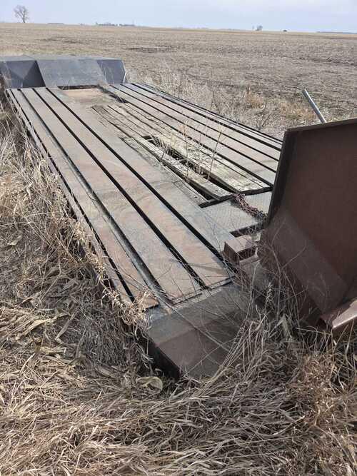 1986 Towmaster Lowboy, needs a wet kit to operate, good heavy built ...