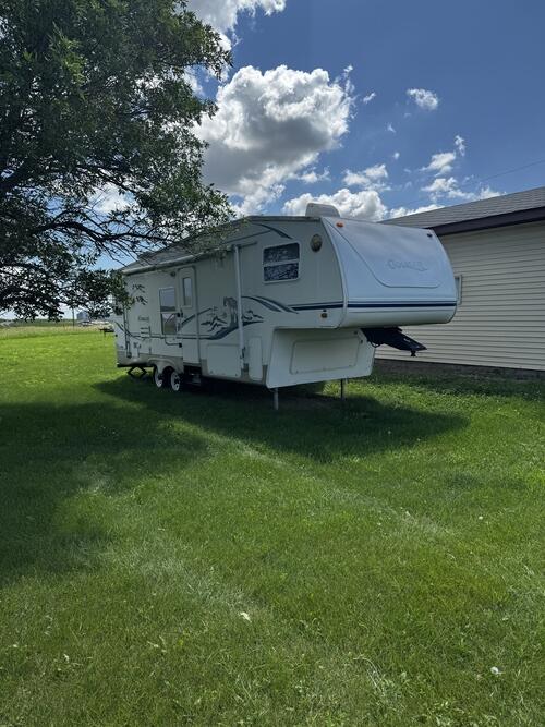 2003 Keystone Cougar camper | Wishek, ND