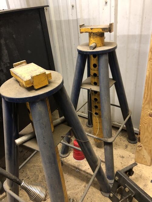 Adjustable truck stands | Huff, ND