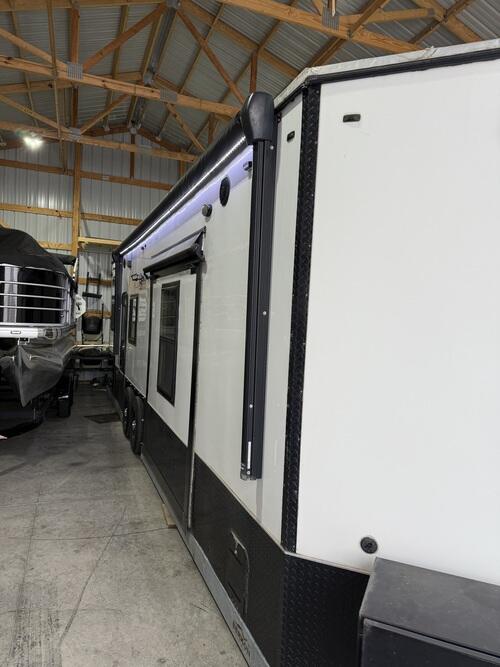 2019 ice Castle, custom RV TRADE or CASH | Alexandria, MN