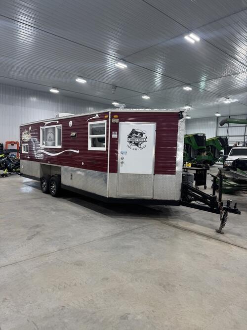 2016 Ice Castle Lake Of The Woods Extreme 8X21 Tandem axle Hydraulic ...