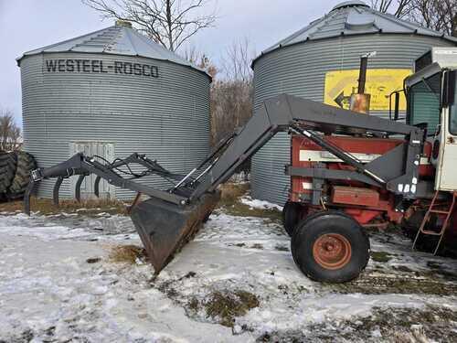 leon 790 loader with an 8 foot grapple bucket. | McClusky, ND