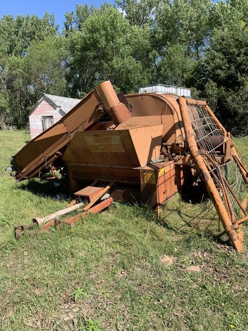 Bagger in really good shape it has been sitting for a few years now. We ...