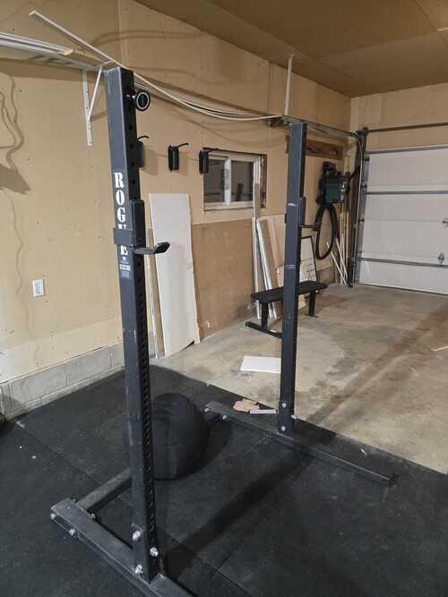 Rogue fitness squat stand 2x3 uprights | Dickinson, ND