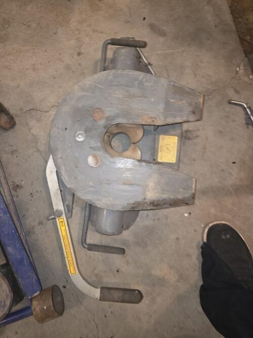 5th wheel hitch sold camper | Regent, ND