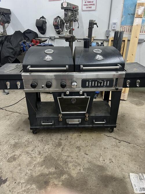 Pit Boss Memphis grill. Very little use Without tank call or text 701 ...
