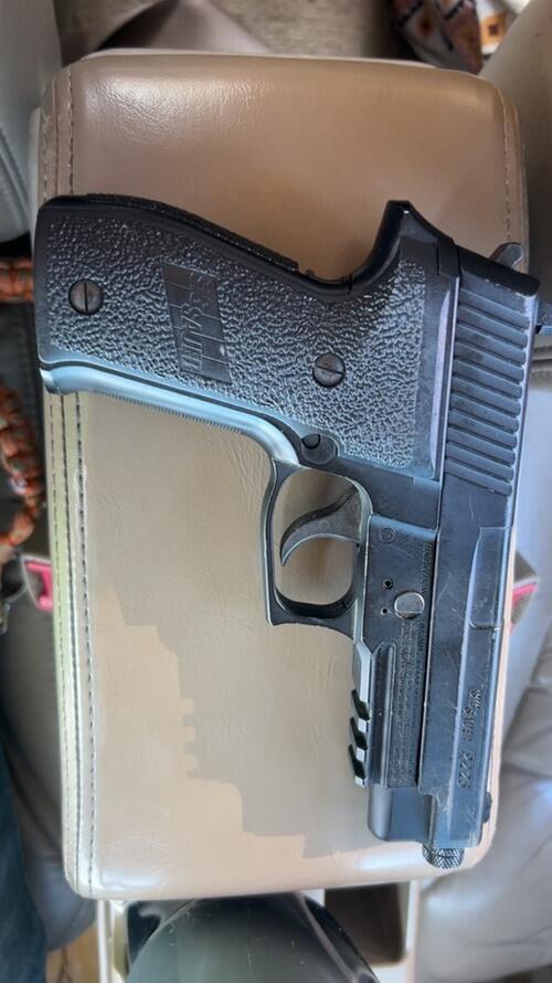 P226 sig sauer co2 pellet gun comes with 2 rotary flip megs 13 new co2 ...