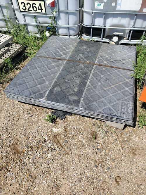 Heavy duty poly livestock flooring (12) 48"x48" 1/2 thick. Price is per ...