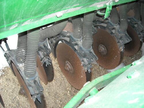 john deere 9350 grain drills 40 ft works good just upgraded | Badger, MN