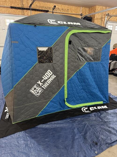 Clam X-400 Thermal Hub. 8ft x 8ft. Full Entry Door. Built in LED light ...
