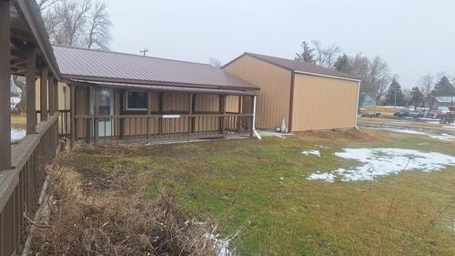 Cabin style 1 bedroom 1 bath , all appliances with 2 car detached ...