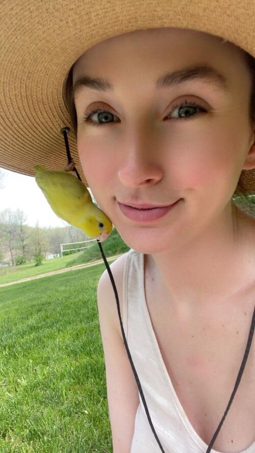 Elizabeth Paige - Profile on BisManOnline