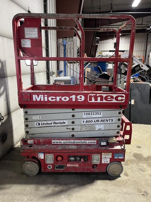 Mec 19’ Scissor Lift | Bismarck, ND