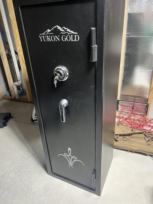 Yukon gold gun safe | Williston, ND