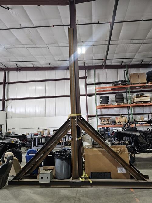 Large heavy duty gentry crane with a 1 ton chain winch runs on 220 ...