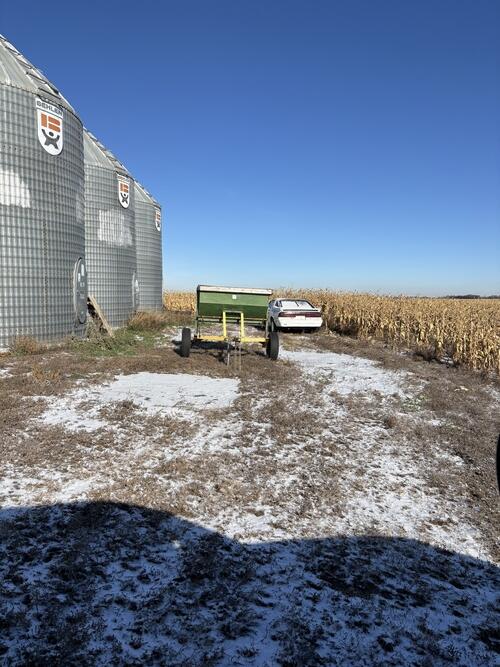 12. Bushel. Feed. Wago. Good to feed pheasant or keep oats in for ...