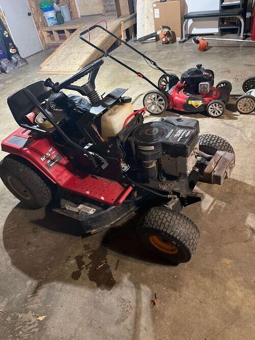 Mtd riding lawn mower | Hettinger, ND