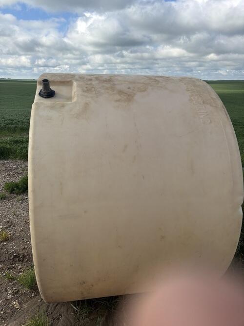 1250 gallon tank | Parshall, ND