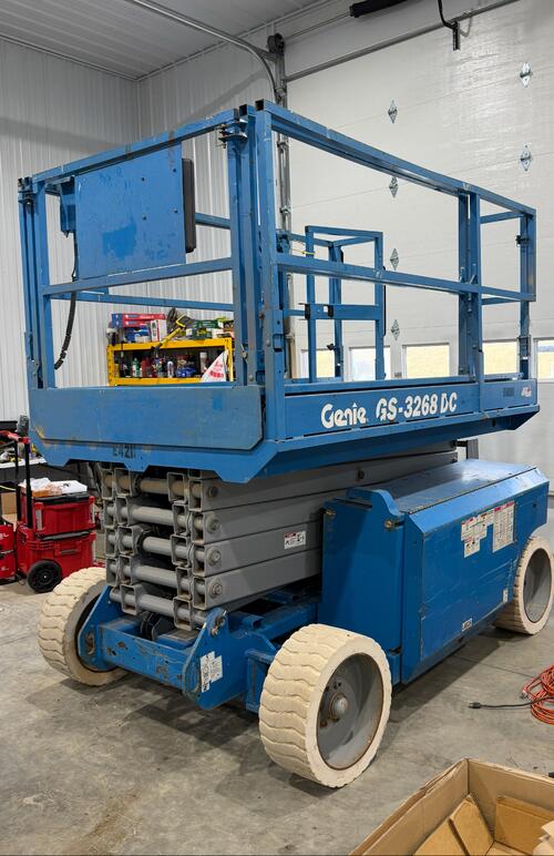 Scissor lift for sale, Genie GS 3268 DC lift, bought to use on the farm ...