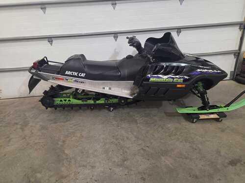 2000 Arctic Cat Mountain Cat 1000cc High performance triple sled is in ...